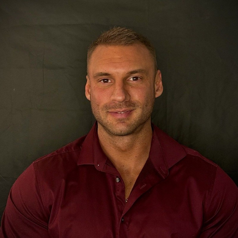 Frank Moses(@zeus_muscle) | เรื่องราว Snapchat ตลอดจน Spotlight และเลนส์