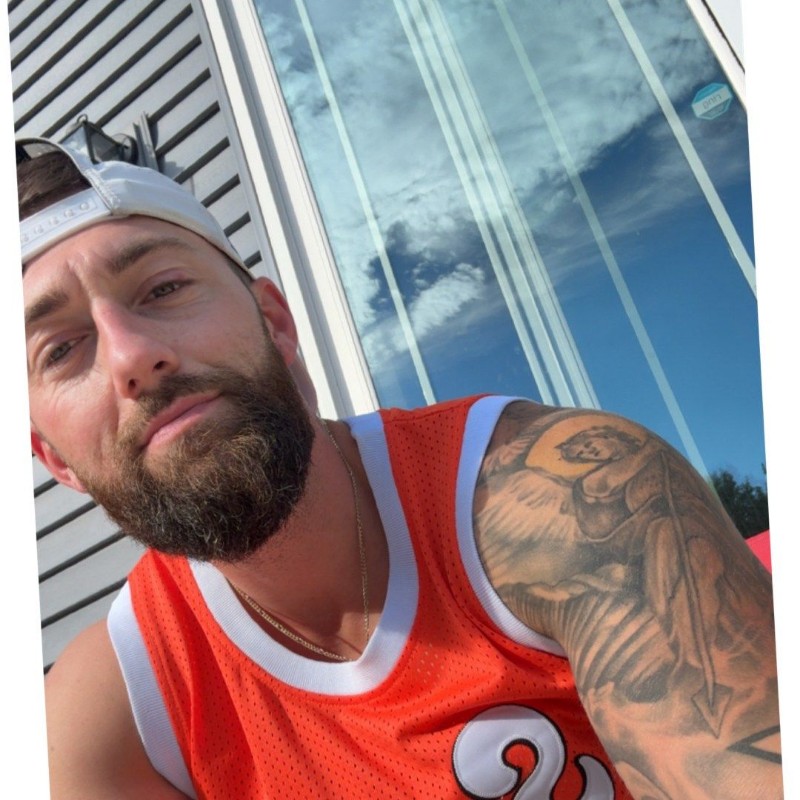 Chris 🇺🇸🇺🇸 (@zuke511) | Snapchat Stories, Spotlight & Lenses